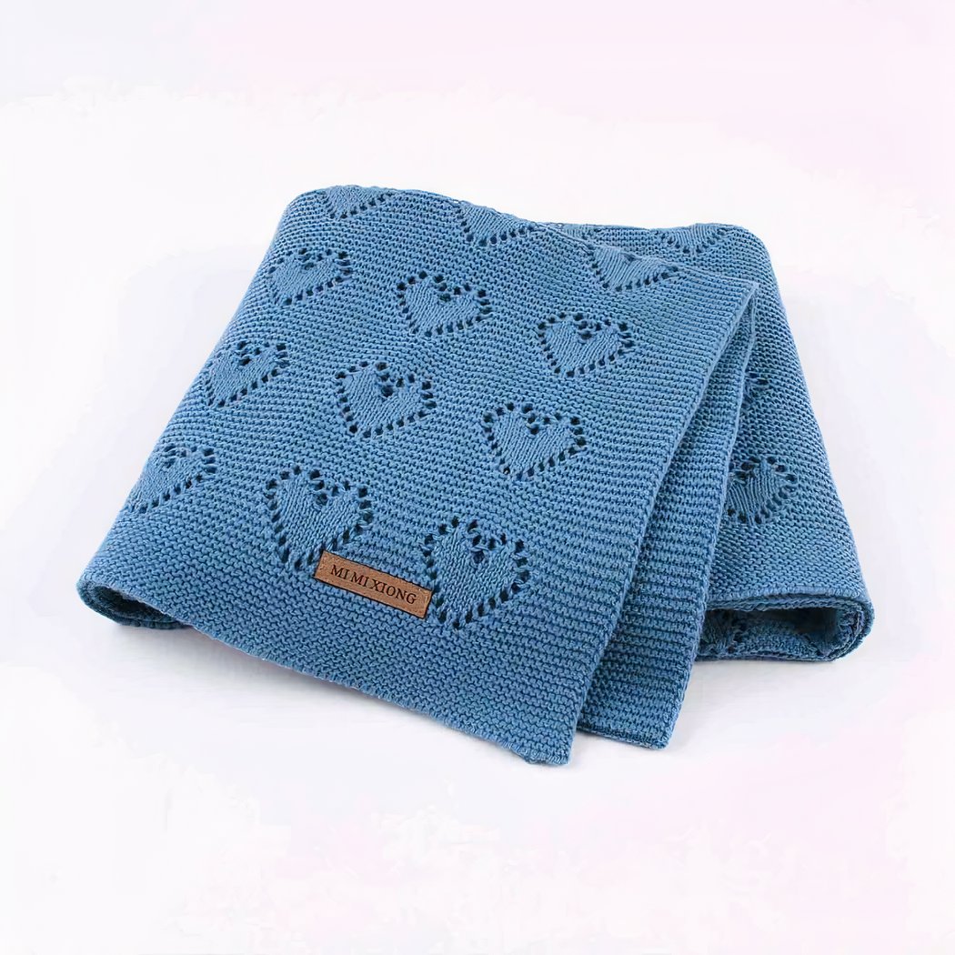 Couverture tricot motif cœur bébé • Mille et une couverture